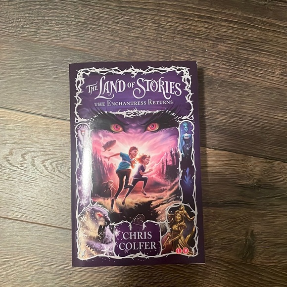 Other | The Land Of Stories The Enchantress Returns By Chris Colfer ...